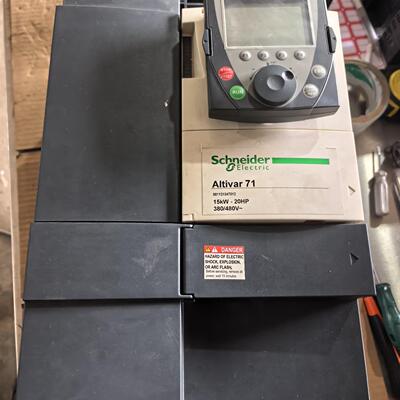 ATV71HD15N4Z Altivar71 变频器 15kW 380/480V议价维修