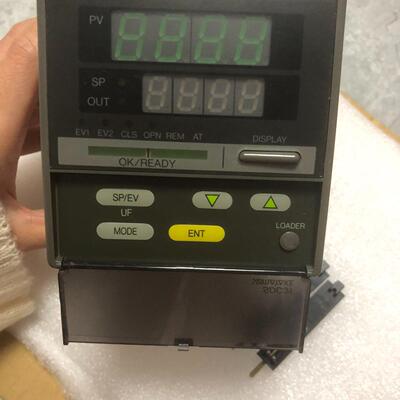 SDC31 C312GA040500 温控器 工业工控温度控制仪表议价维修