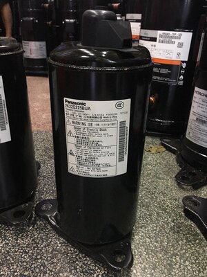 松下2K22S225BUA 2P21T225AZB 2P20C225BNG 1.5P空调空气能压缩机