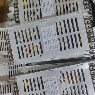 巨能伟业5V 40A 200W显示屏电源.1000多台