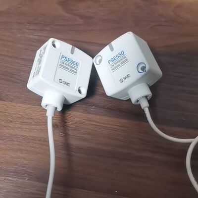拆机两个传感器 型号：PSE550 成色如