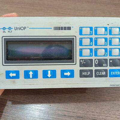 UNIOP屏MD03R-02 实物拍摄