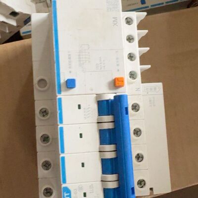 NXBLE-63漏电保护器 4P C40、四项四线 拆机