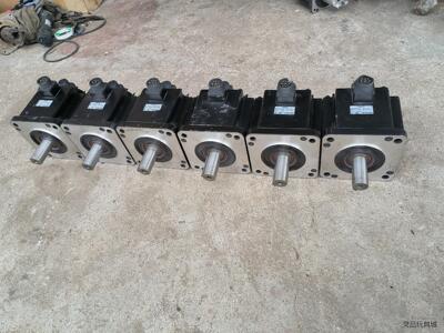 3kw施耐德伺服电机bch1802n32a1c库存没用过，有议价商品