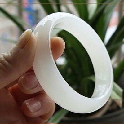 新疆老坑a货冰种飘花翡翠玉手镯