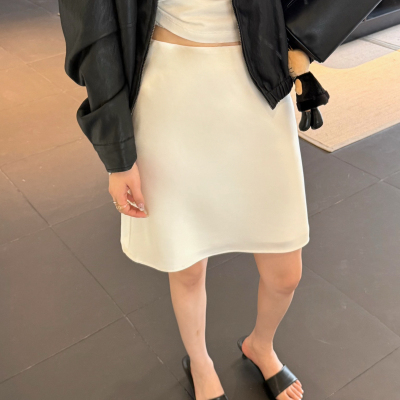 KAPOK-2026春夏新款时尚气质光泽感醋酸缎面鱼尾短裙半身裙26410