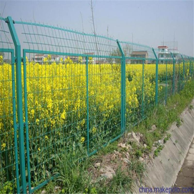 双边丝护栏网速公路铁路围栏光伏电站护栏网圈地农场养殖围栏