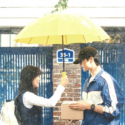 背着善宰跑韩剧同款黄色雨伞抗风16骨长柄边佑锡林率双人太阳伞