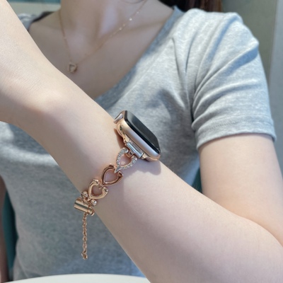 适用apple watch7表带心形金属苹果手表手表小众ins风女款iwatch6/5/4/3/2/1创意腕带38/40/42/45mm夏天se潮