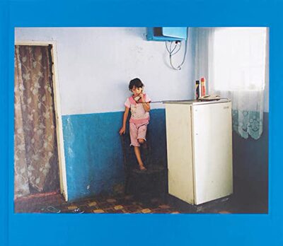 现货  Andrea Diefenbach Land Ohne Eltern / Country Without Parents 优秀获奖纪实摄影作品集