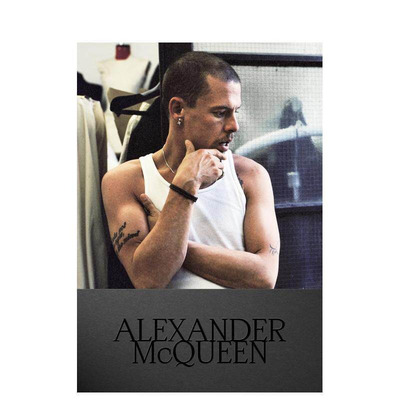 【现货】亚历山大·麦昆：时尚革命者 【The Designer Series】Alexander McQueen 英文时尚 Createur杂志 正版进口书