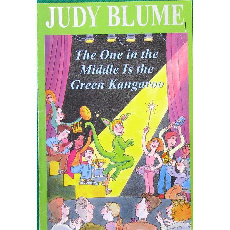 The One in the Middle Is the Green Kangaroo by Judy Blume平装Yearling站在中间 ...