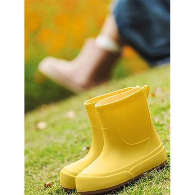 日本进口雨鞋女款新款加绒的雨靴可爱套鞋防水鞋水靴防滑胶鞋