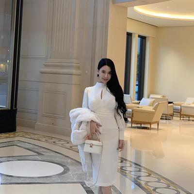 孙智惠连衣裙秋冬露背新款显瘦