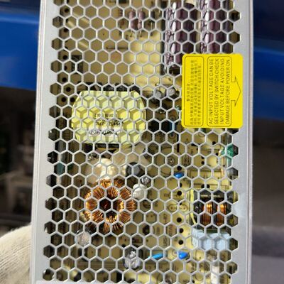 明纬电源LRS-200-24 24V输出8.8A 输入电压1