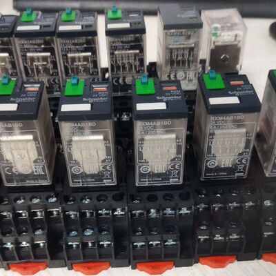 RXM4AB1BD(基座RXZE1M4C) 有6套 RXM2
