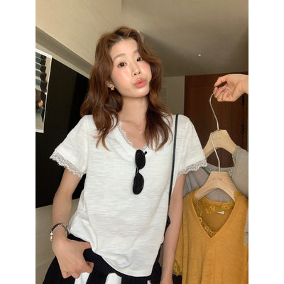 柠檬绿茶-春季新款纯色简约蕾丝拼接V领宽松短袖T恤10236