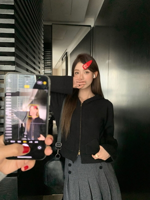 soolrok松未韵一短款连帽开衫