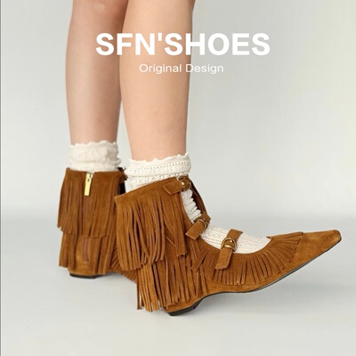 复古流苏镂空尖头玛丽珍凉靴女