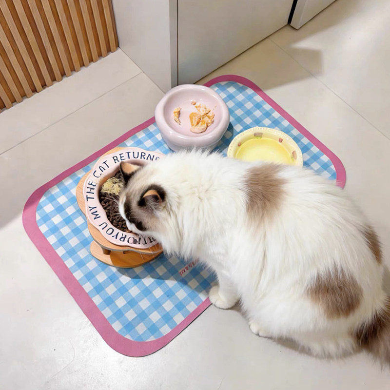 硅藻泥宠物猫咪狗狗餐垫宠物碗防溅防漏耐脏易清洁地垫多巴胺新款