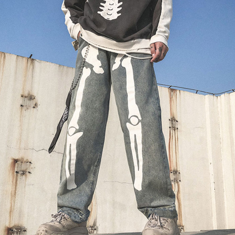 Jeans mit geradem Bein und Totenkopf-Print骷髅印花直筒牛仔裤