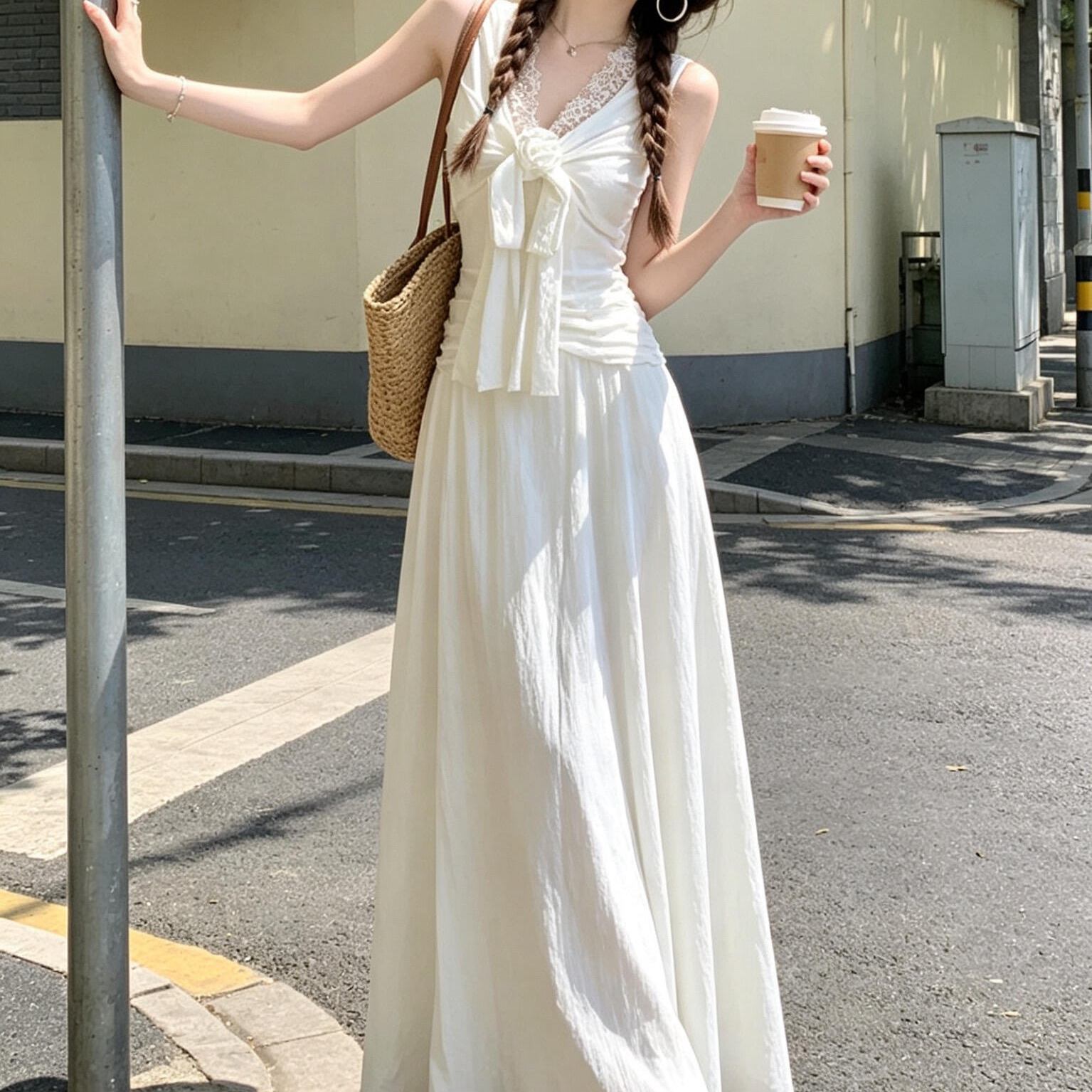 2026巨好看V领法式无袖洋装女夏白色修身a字长裙设计感小众裙子