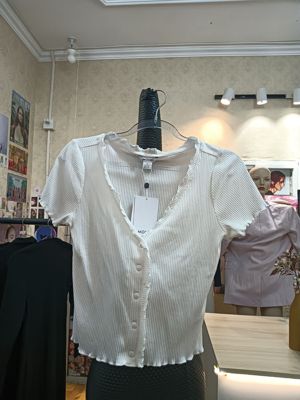 monki白色花边v领系扣针织短袖上衣商场撤柜品牌