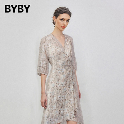 高腰花色精致风一片式雪纺连衣裙