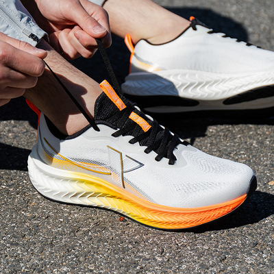 特步男鞋高性价比轻便减震运动鞋