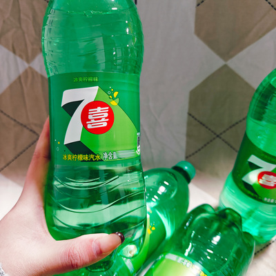 七喜冰爽柠檬味汽水900ml饮料
