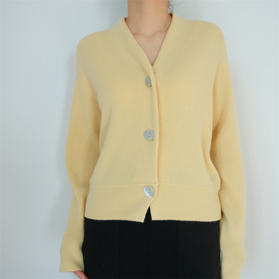 初绒|刘雯大表姐羊绒开衫|100山羊绒|大贝壳扣9266L码383克