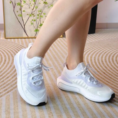 安德玛运动女子新款跑鞋