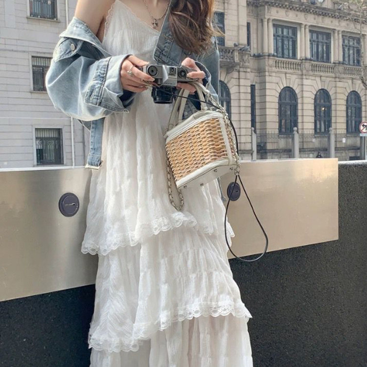 大码女早春新款胖mm显瘦遮肚长款蛋糕裙高级感气质白色吊带连衣裙