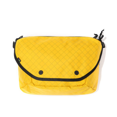 1733 Messenger Bag 9L 金黄色大容量可装14寸电脑单独隔层斜挎包