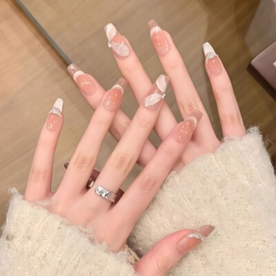 艺人春日纯欲飘带手工穿戴甲短款法式猫眼腮红显白高级感美甲贴片