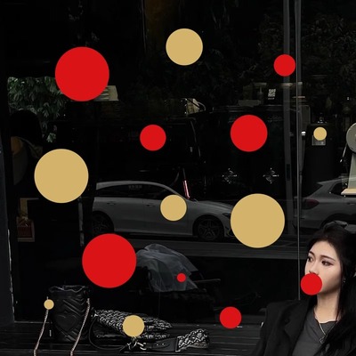 早春的绿圆点波点贴纸墙贴