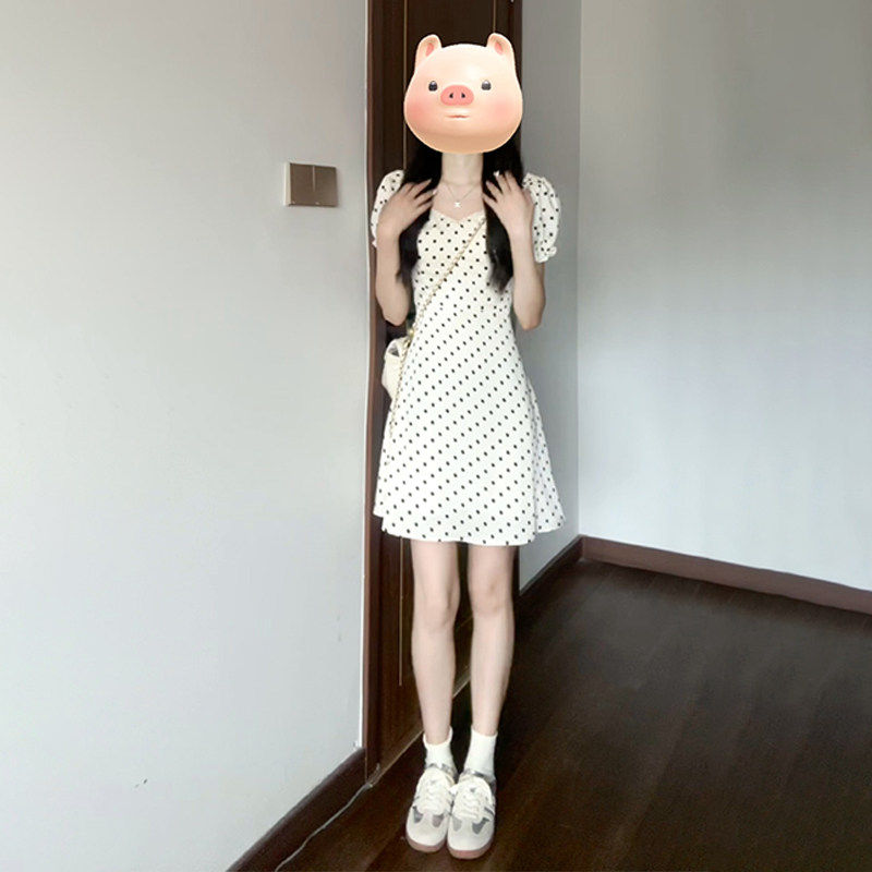 茶歇法式泡泡袖波点连衣裙女夏季2026新款高级感小个子收腰短裙子
