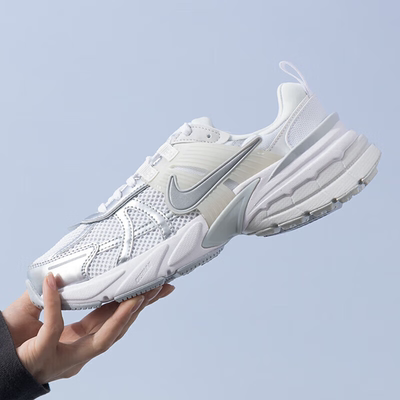 耐克女运动跑步休闲鞋