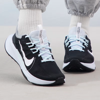 耐克女鞋户外运动跑步鞋