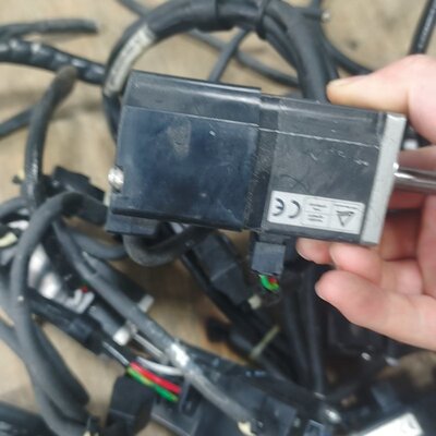维修伺服电机HC-KFS053，，50W，3相51，议价