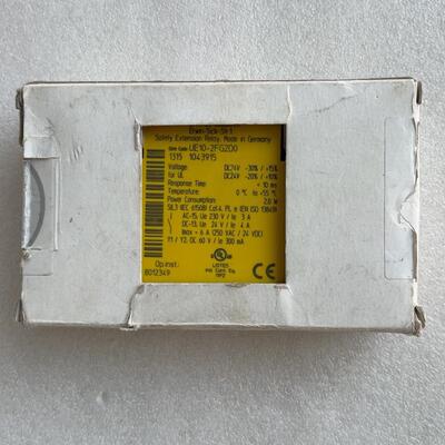 UE10-2FG2D0 安全扩展继电器 工控自动化配件 1043915议价维修
