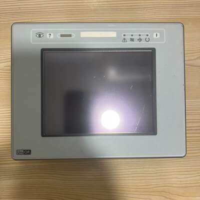 议价UniOP触摸屏e06-0050成色如图，实物可维修