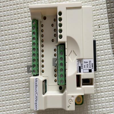 Modbus/Canopen转换器一个