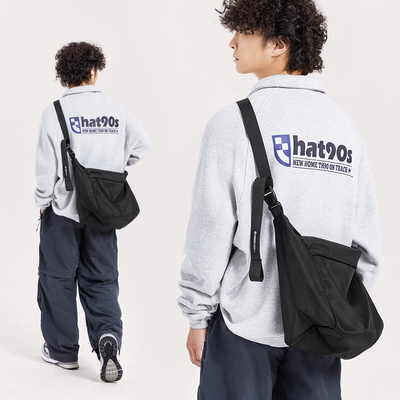 日系斜挎包男单肩背包工装大容量运动邮差包包男士通勤挎包男包潮