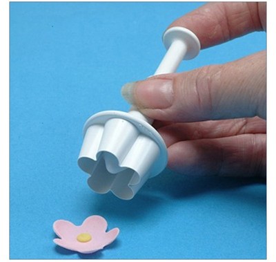 4Pcs/lot Plum Blossom Plunger Fondant Molds Cookie Cutter Se