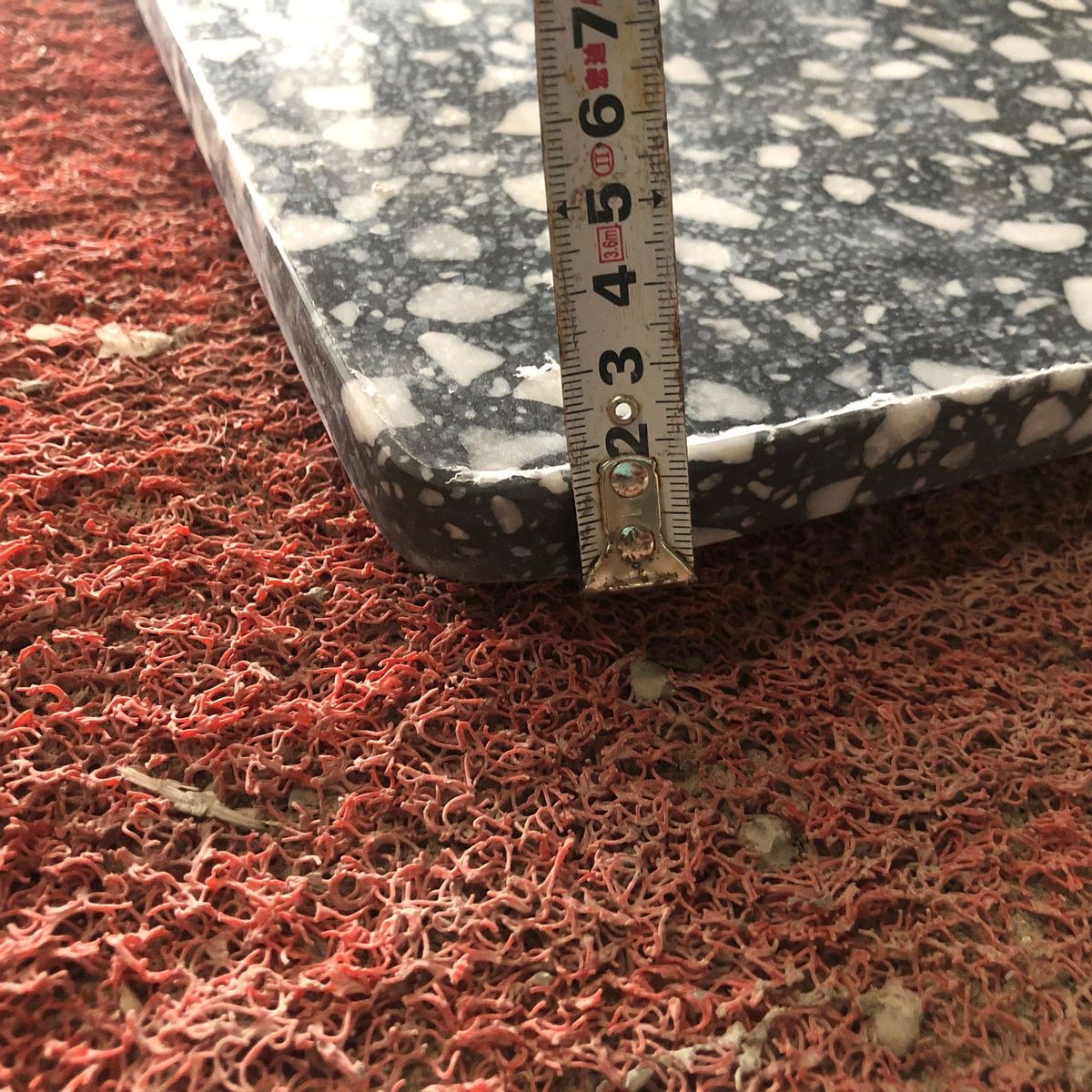 现货茶灰色水磨石餐桌台面板无机石黑白几面黑白人造石圆盘