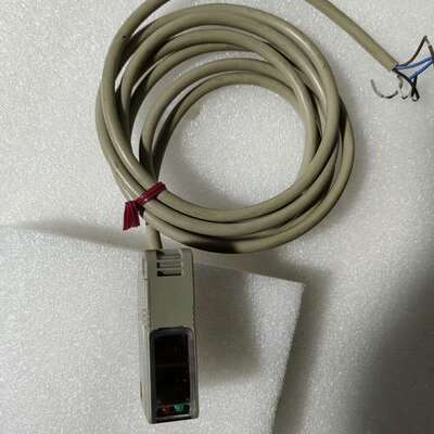 SUNX神视NX5—PRVM5B光电传感器，好像没使用如图实