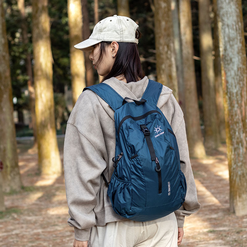 户外超轻登山包女可折叠旅行小背包轻便徒步双肩包便携运动爬山包