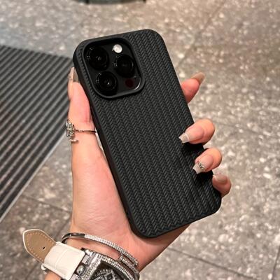 编织纹黑白色苹果15pro手