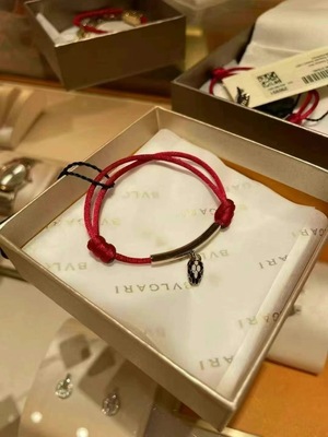 Bvlgari宝格丽SERPENTI手链